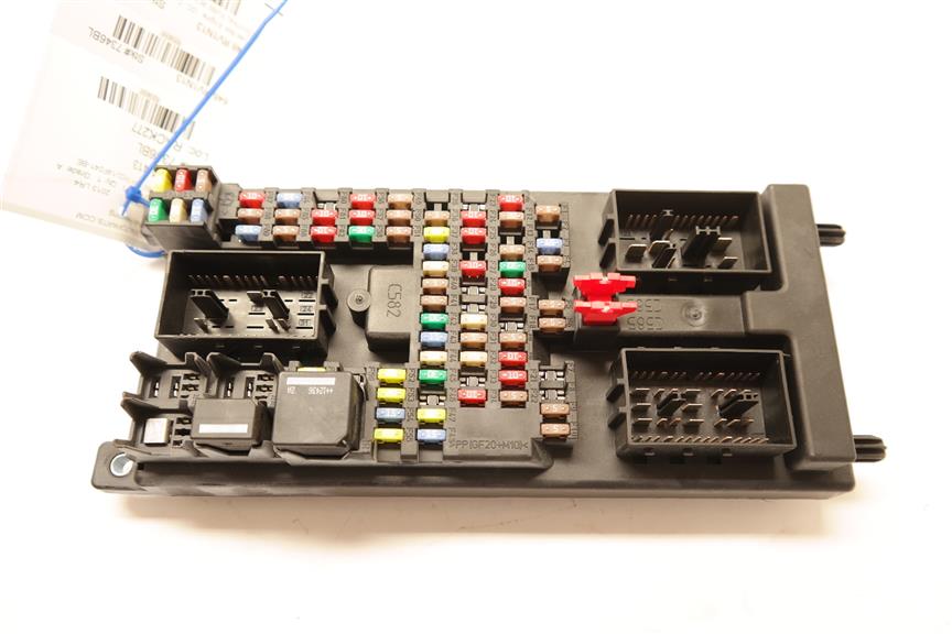 Used Fuse Box - Benzeen Auto Parts