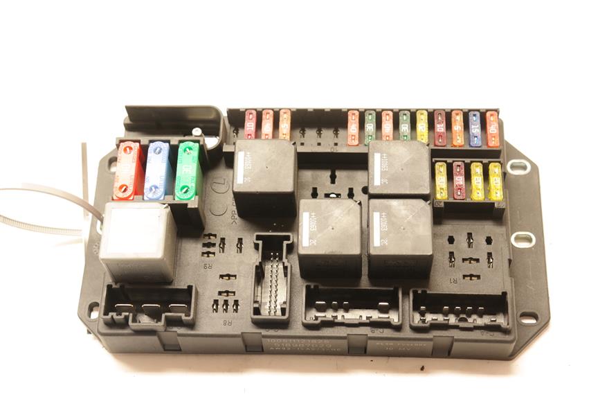 Used 2011 JAGUAR XJL FUSE BOX, CABIN - OEM AW9314A073BC518987029 ...