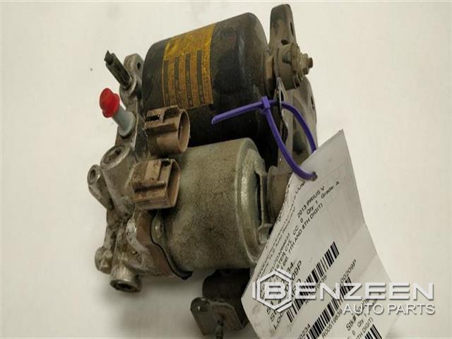 Used 2013 TOYOTA PRIUS V BRAKE MASTER CYLINDER - OEM 4705047360 ...